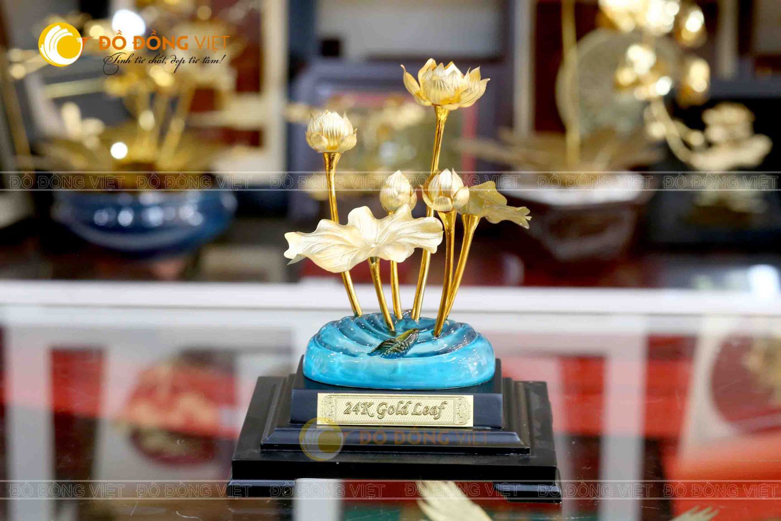 Chậu hoa sen dát vàng 24K làm quà tặng sếp nữ